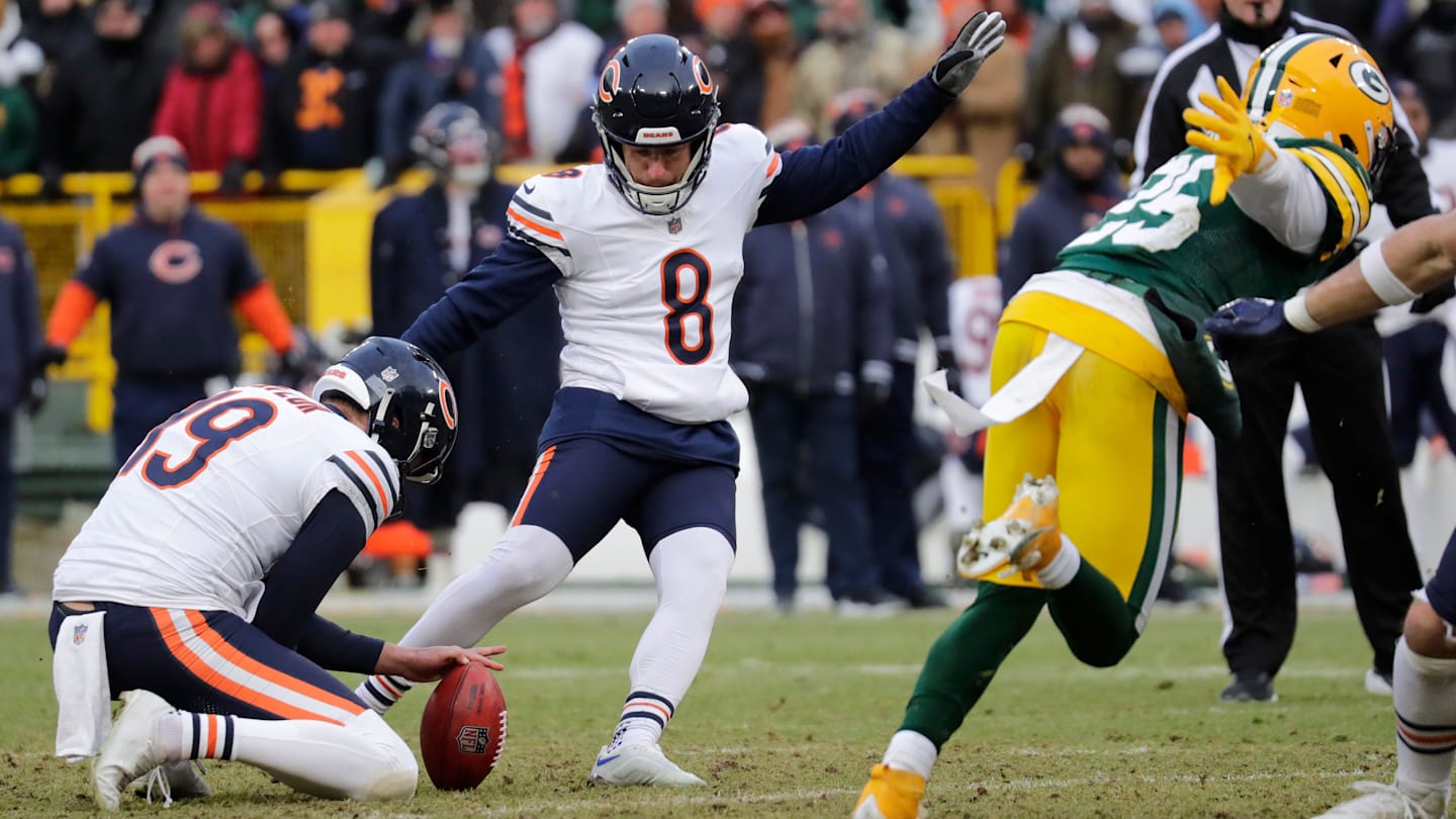 Bears Fans Get Important Kicker Lesson from Packers' Disaster