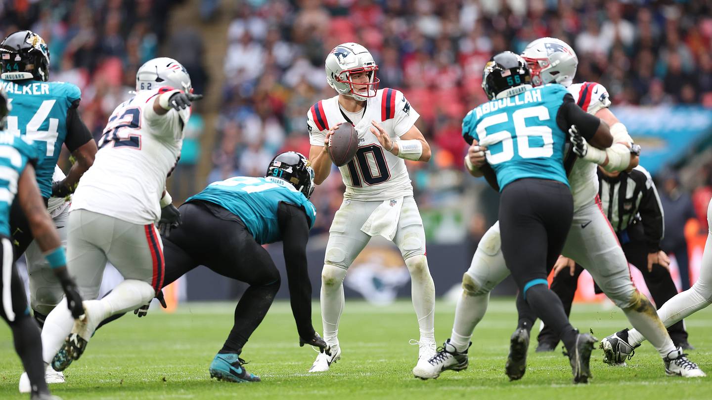 Drake Maye off to an incredible start to begin his NFL career