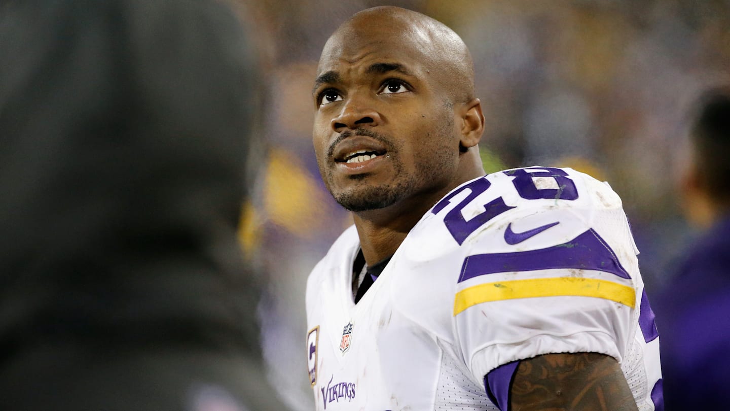 Arrest warrants issued for former Vikings star RB Adrian Peterson