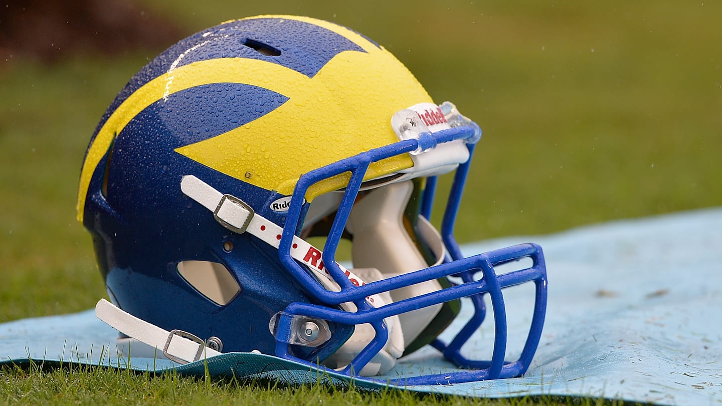 Which college football programs are joining the FBS in 2025?