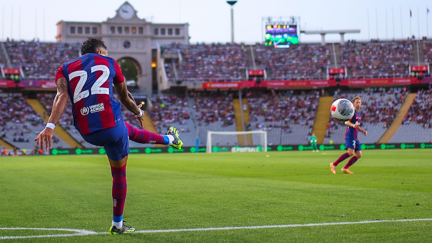 Tottenham set to compete with Arsenal for in-form Barcelona attacker