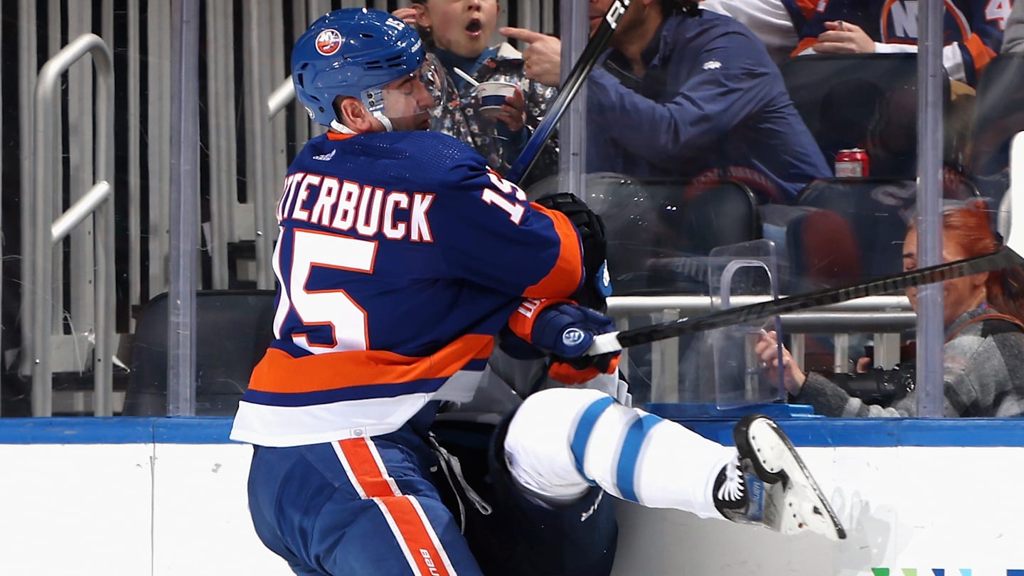 NY Islanders veteran F Cal Clutterbuck becomes first NHL player to "hit ...