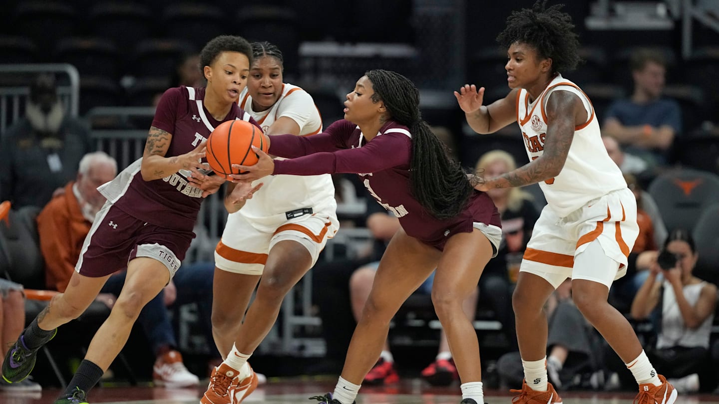 Aaliyah Crump and Madison Booker tamed the Texas Southern Tigers on Sunday
