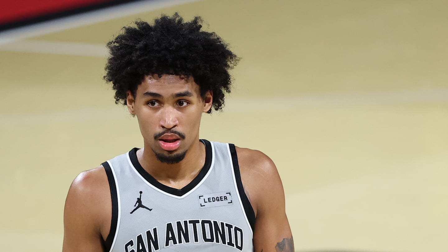 Spurs' Mitch Johnson has a Dylan Harper decision he can no longer ignore