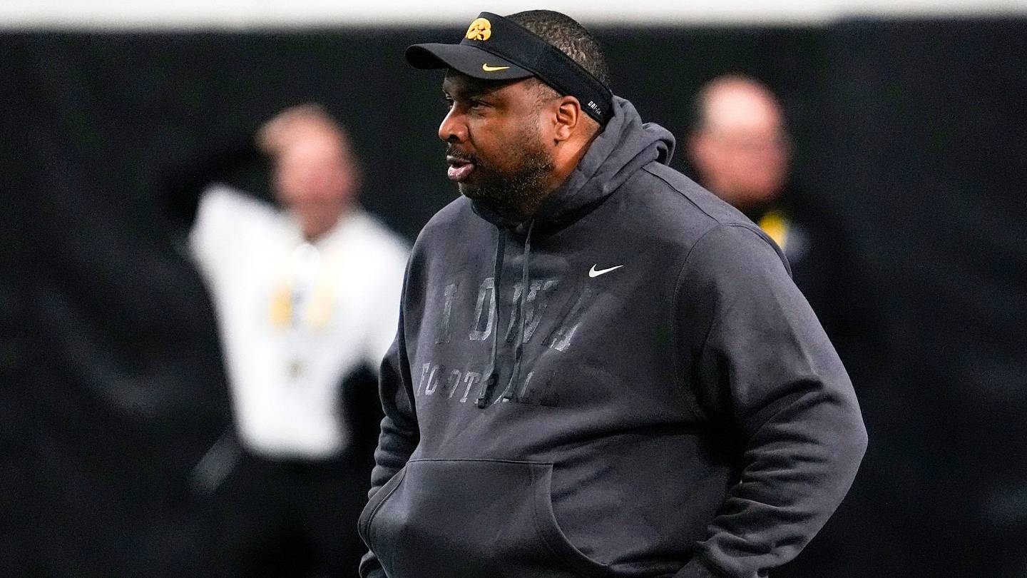 Iowa attempted to add to its RB room after offering a 2027 three-star ...