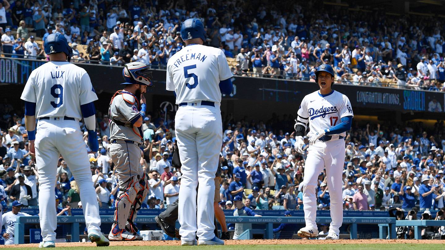 Dodgers avoid drama with fan who caught Shohei Ohtani's record-breaking ...