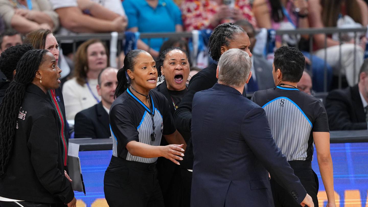 South Carolina-UConn battle not over as coaches have their own postgame ...
