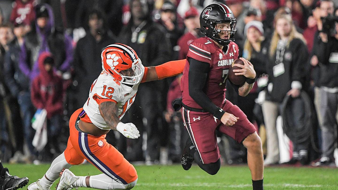 Former South Carolina quarterback gets first NFL start of career