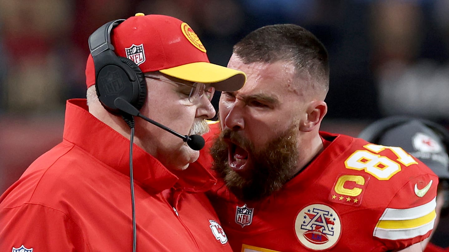 Best Travis Kelce memes after Chiefs TE yelled at Andy Reid in Super Bowl