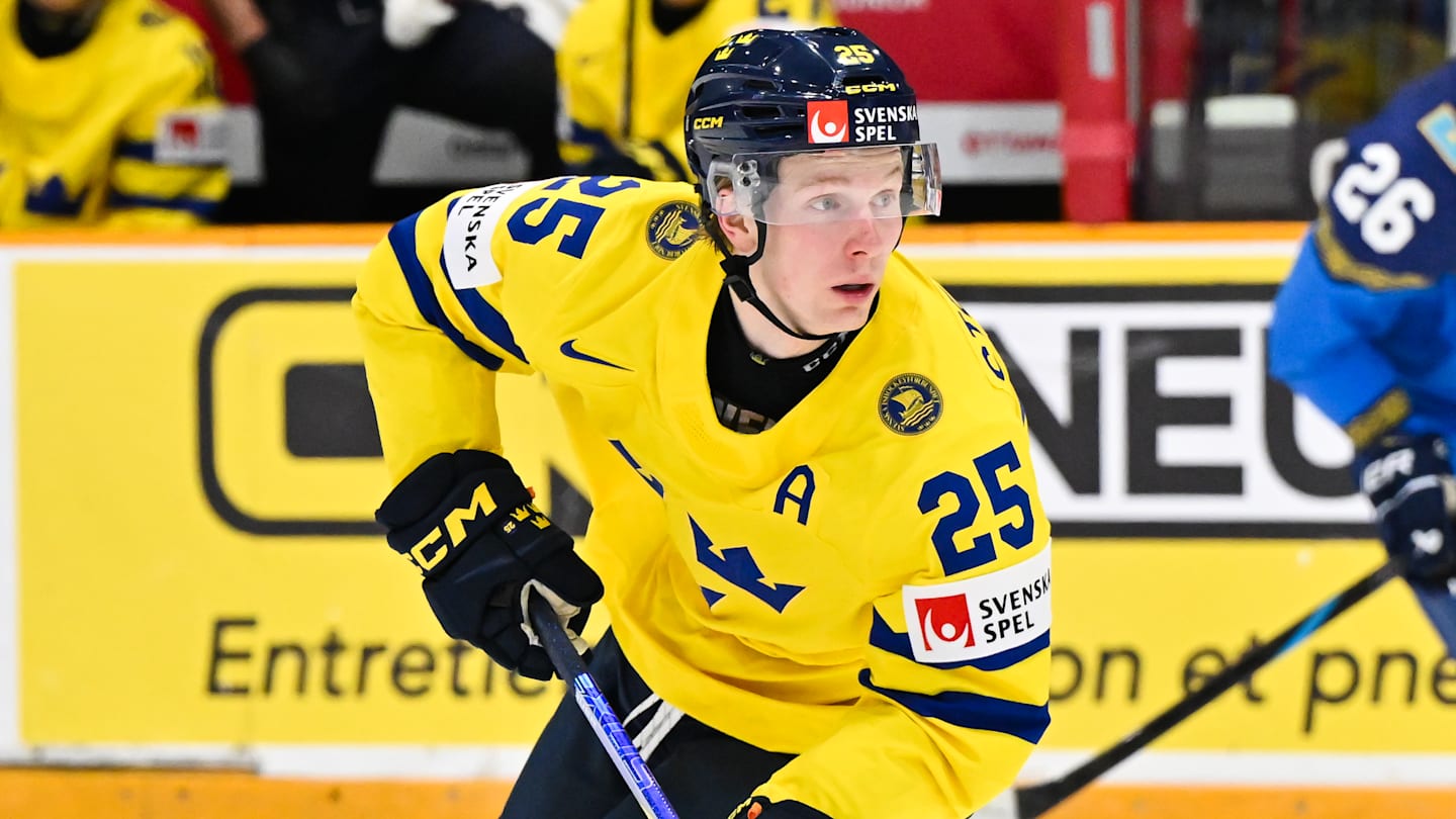 St. Louis Blues prospect Otto Stenberg shines in World Juniors game