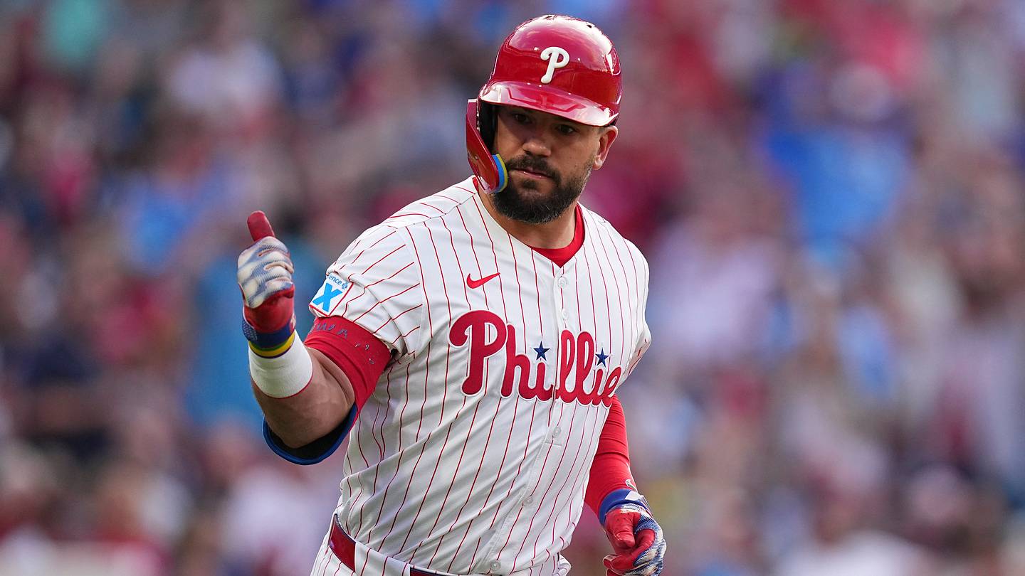 Kyle Schwarber's wholesome fan moment came with a warning to Phillies ...