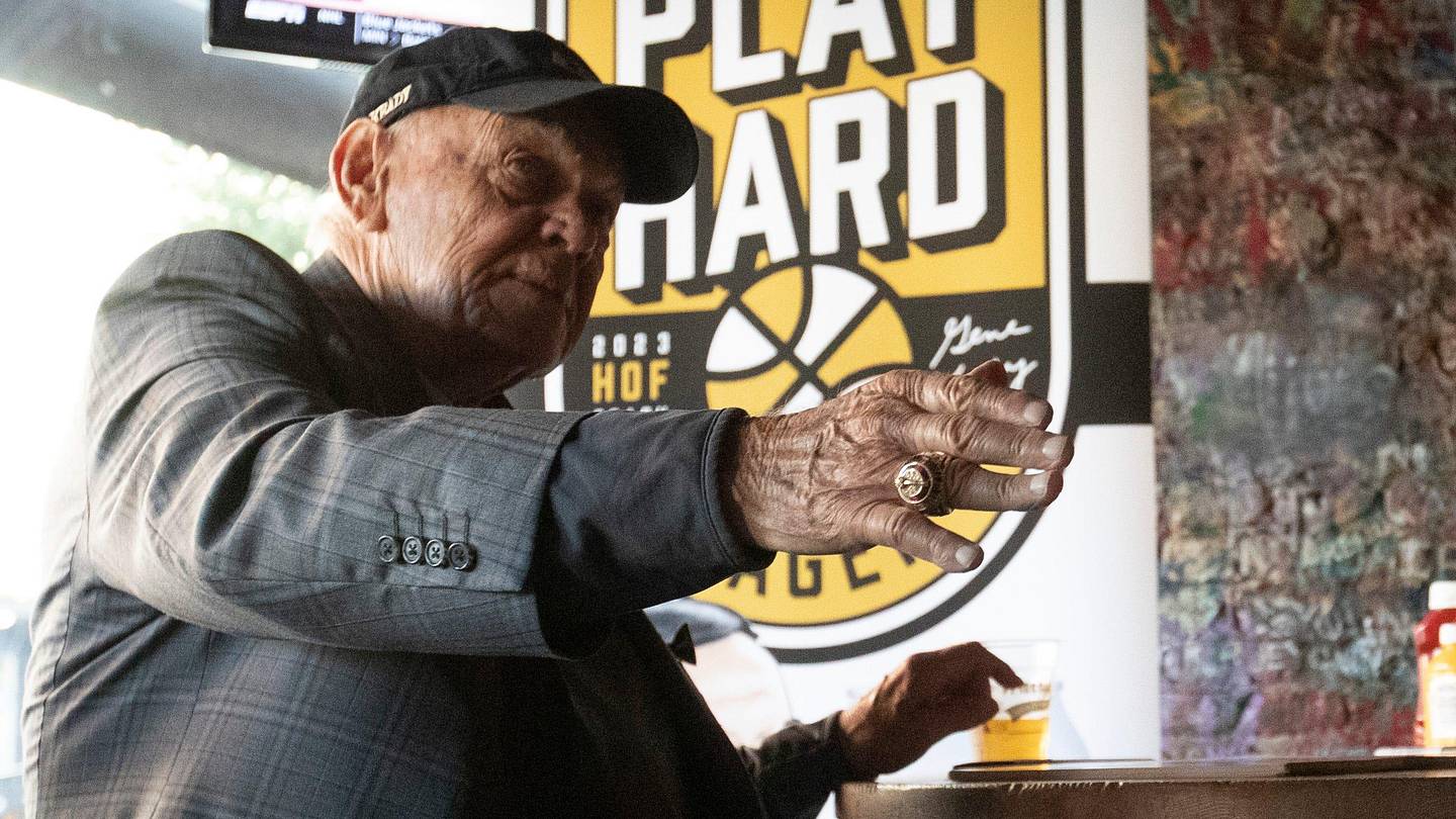 LOOK: Gene Keady Part of Sellout Crowd for Purdue Volleyball's Mackey ...