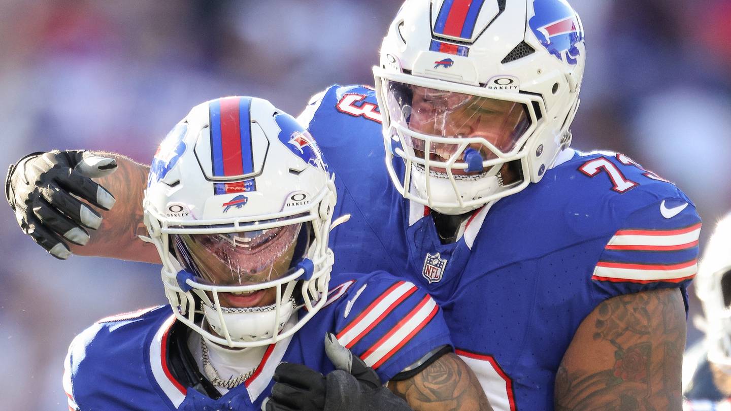 Dion Dawkins just had the perfect response to Keon Coleman's benching