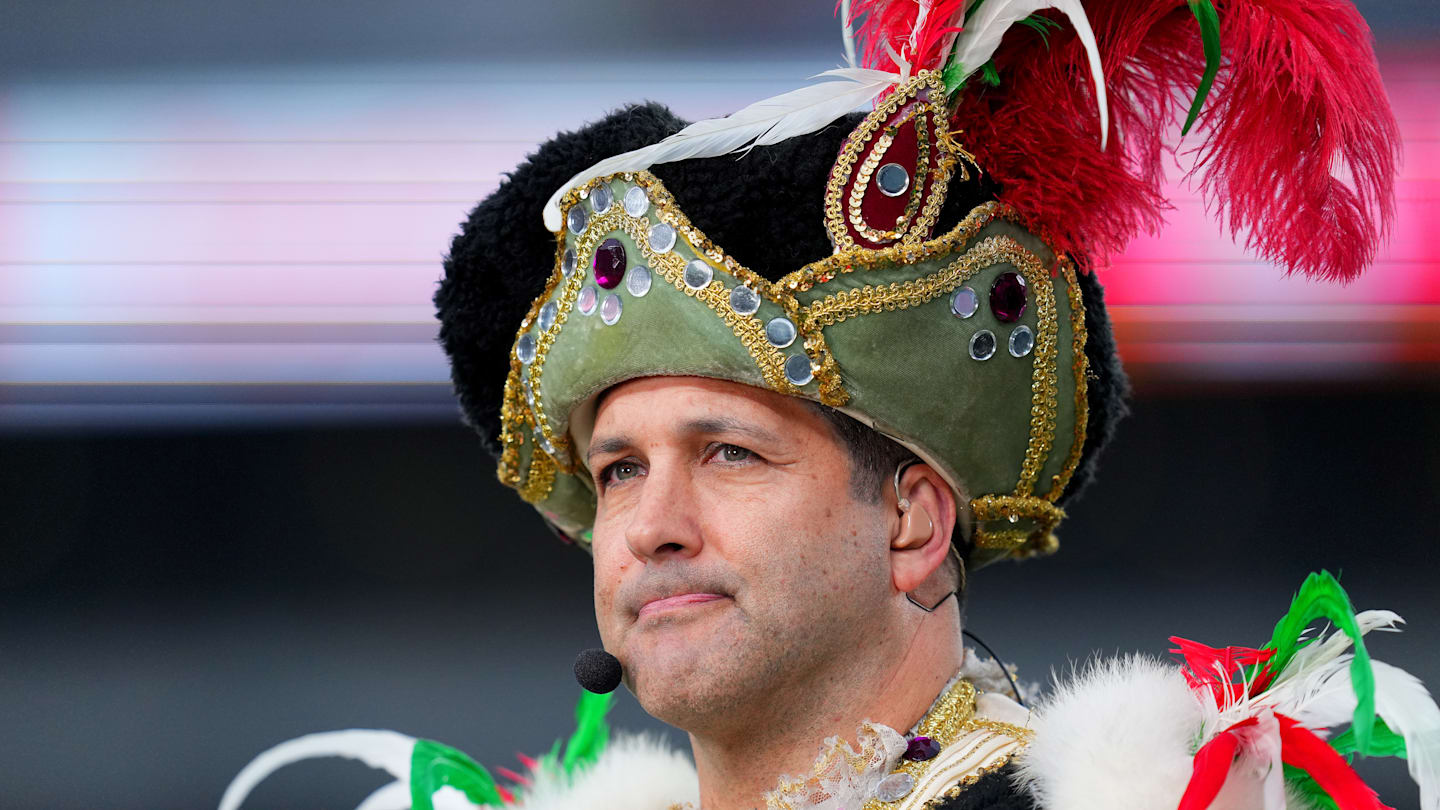 This league: Adam Schefter's tweet of the year only fuels NFL insider wars