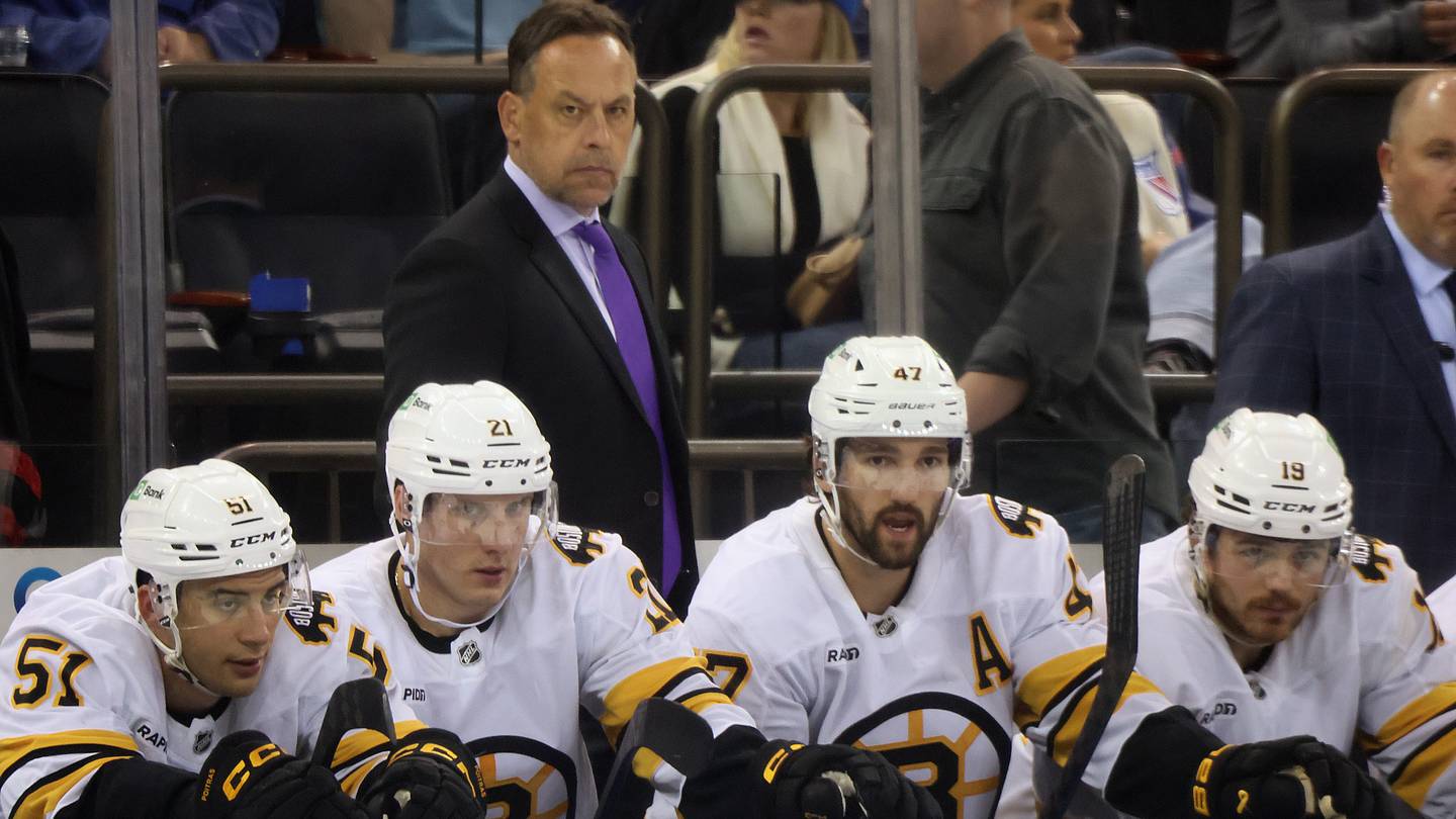 Bruins rumors: Trade candidate emerges at center, and it isn't Pavel Zacha