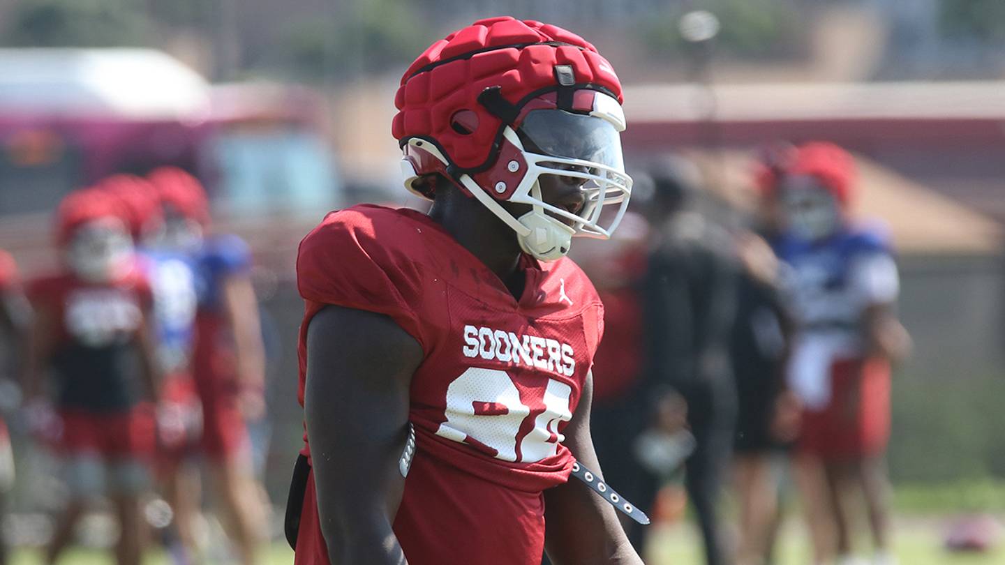 Why Brent Venables Says Oklahoma's TE Room is 'Not a Weakness'