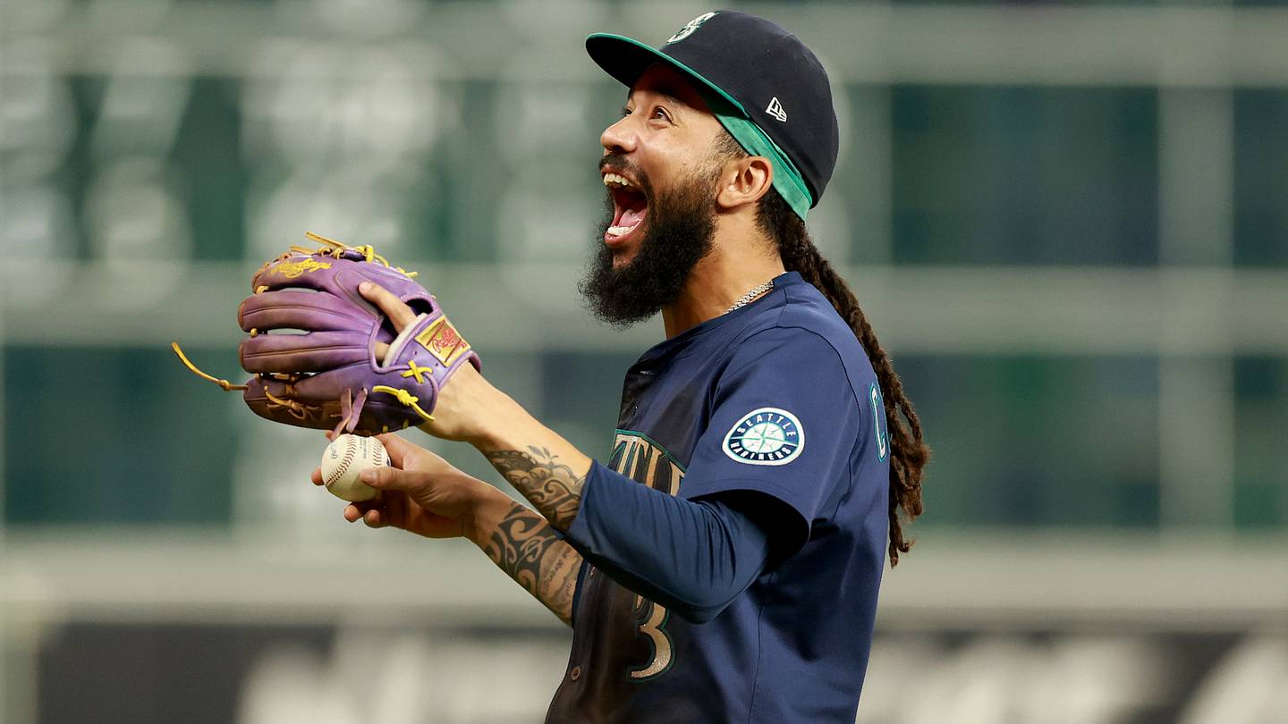 4 amazing moments that delivered 2025 Mariners' long-awaited AL West title