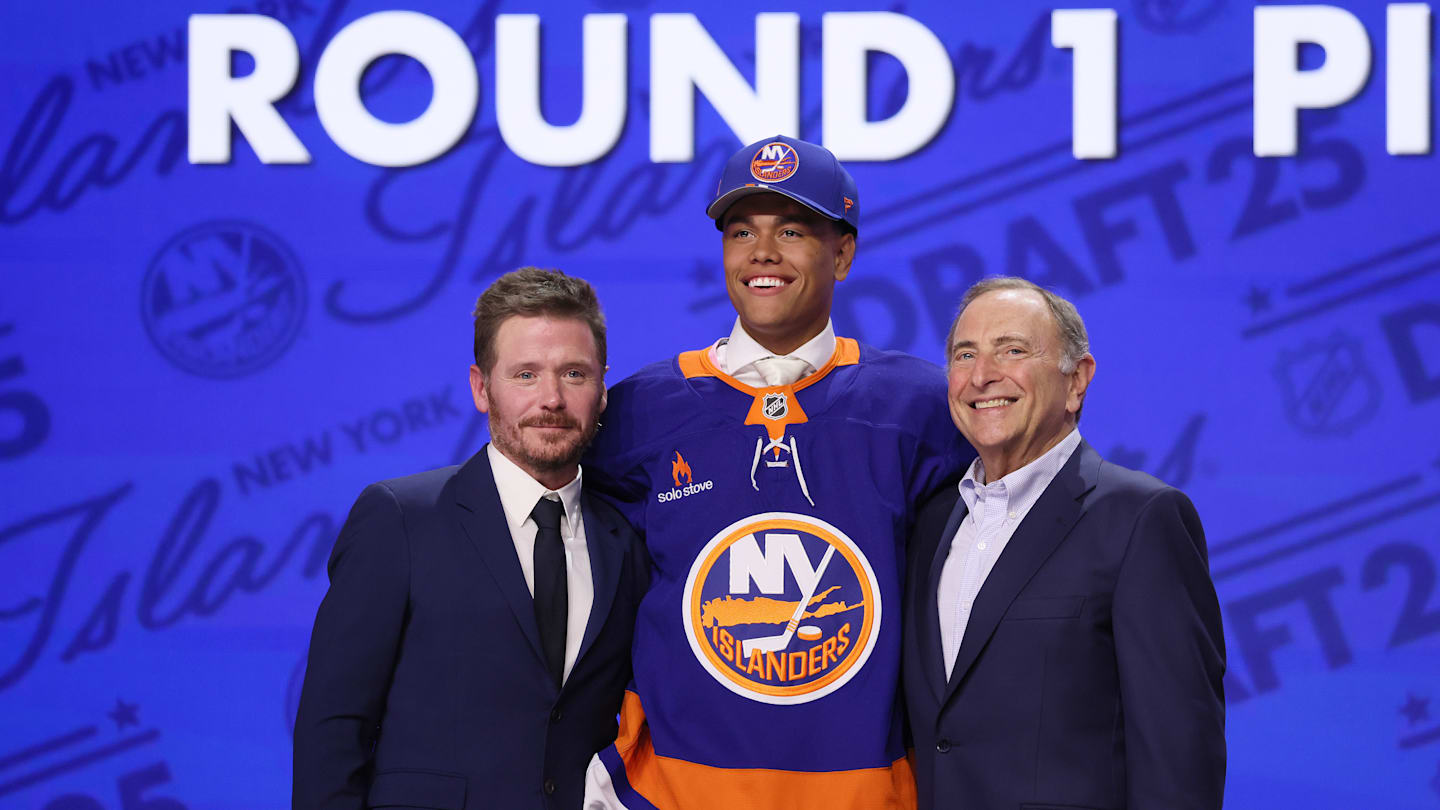 Islanders' Kashawn Aitcheson could become a franchise defenseman