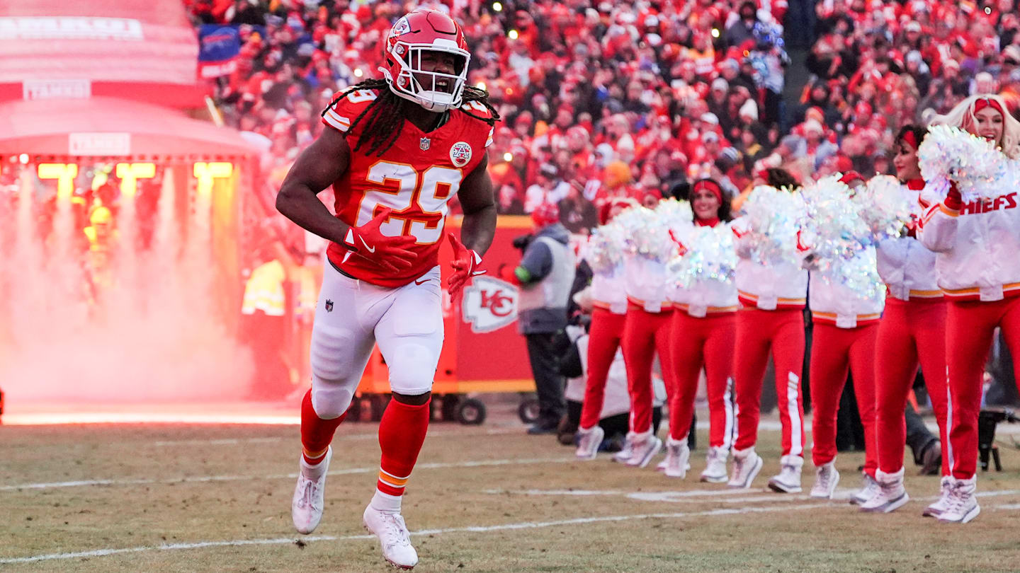 Kareem Hunt's redemptive reunion with Chiefs should earn him another ...