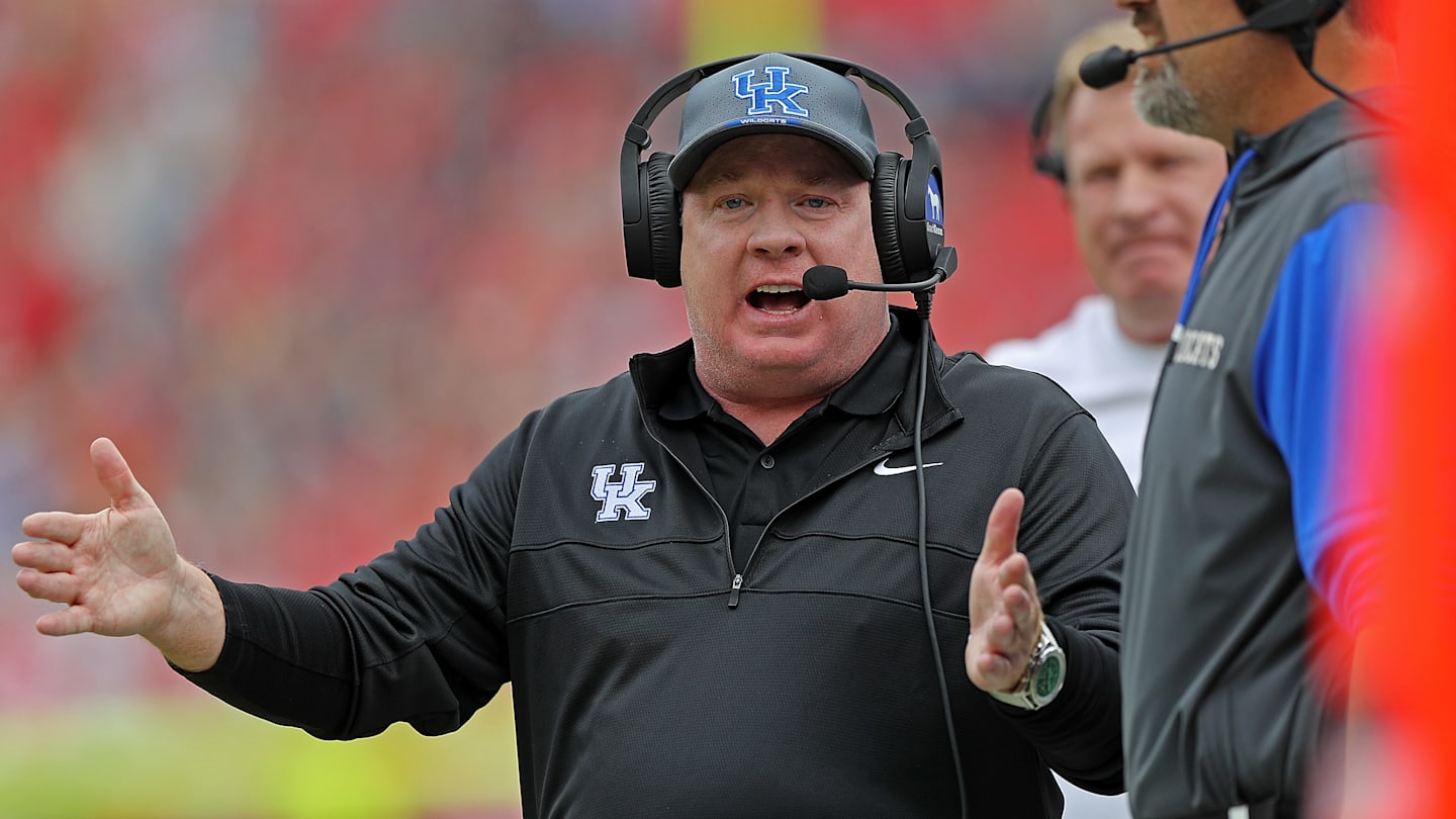 Mark Stoops is already making excuses for the Kentucky-Tennessee Vols game