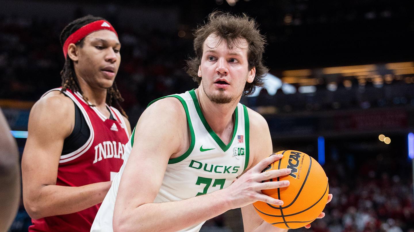 Oregon Ducks' Nate Bittle Declares For NBA Draft, Maintains NCAA ...
