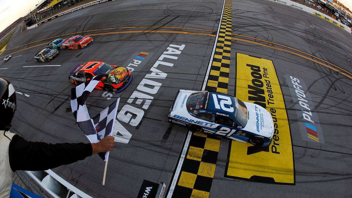 NASCAR confirms 6 drivers, not 4, to compete for a championship