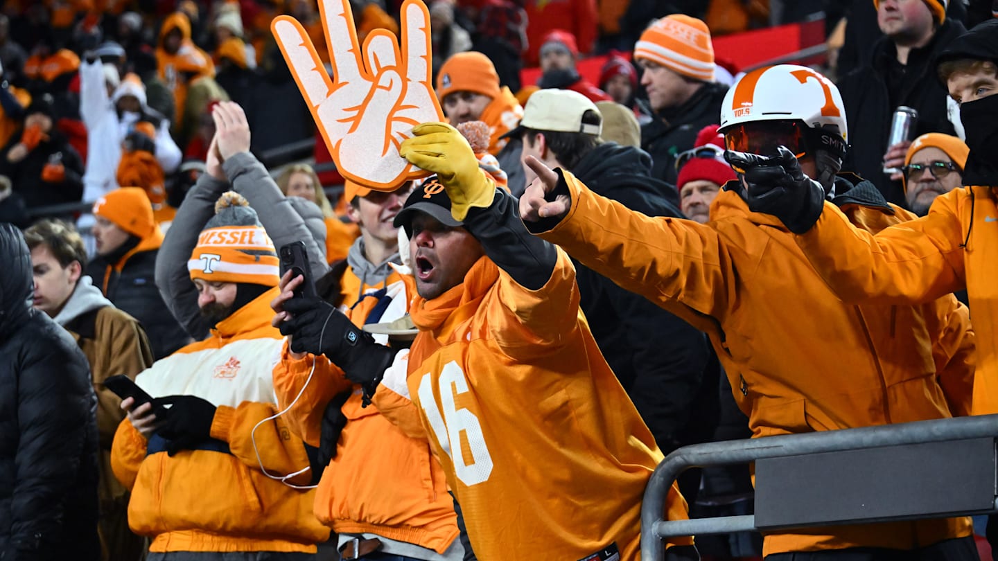 4-star LB who just decommitted from SEC rival visiting Tennessee this week