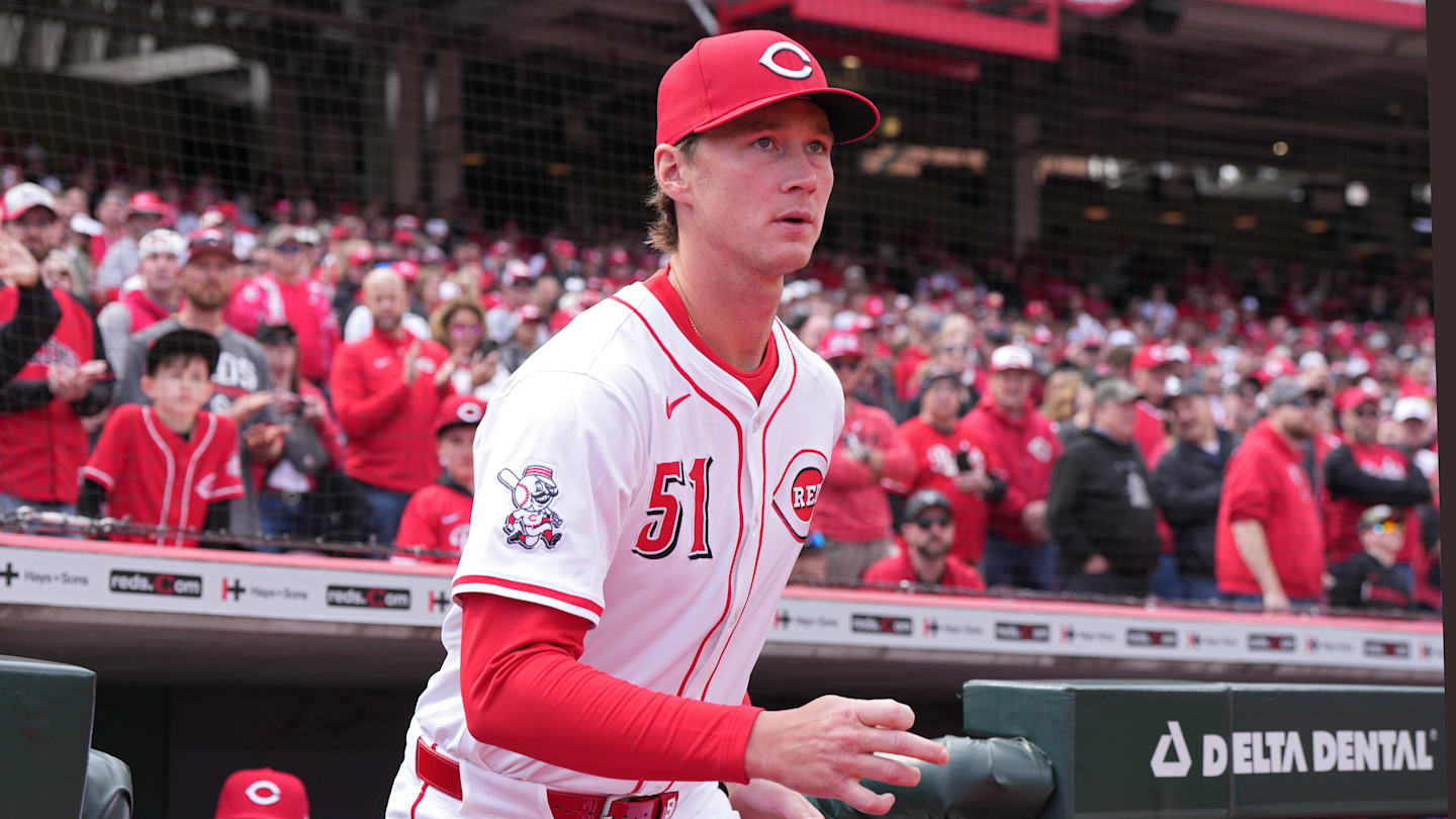 Former KC Royals pitcher has historic debut with Cincinnati Reds