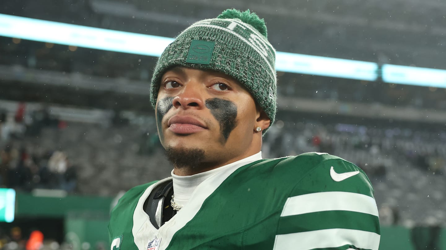 Jets may have to rethink QB2 job after Justin Fields’ awkward admission