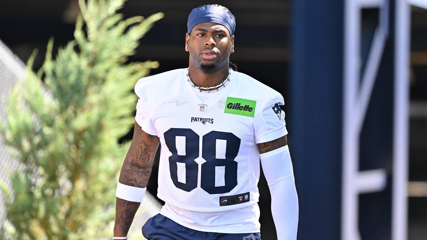 Jaheim Bell's Eagles Return Stands Out as TE Changes Possibly Loom