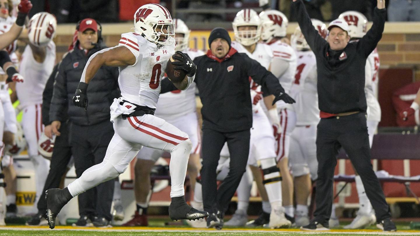 Wisconsin football 2024 projected depth chart: Who will take over at ...