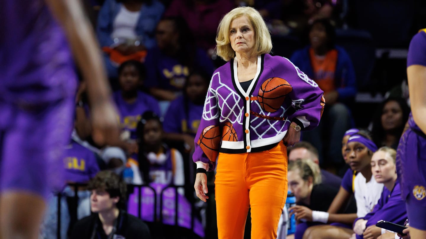 Kim Mulkey and the No. 5 LSU Tigers Move to 20-0, Defeat the Florida ...
