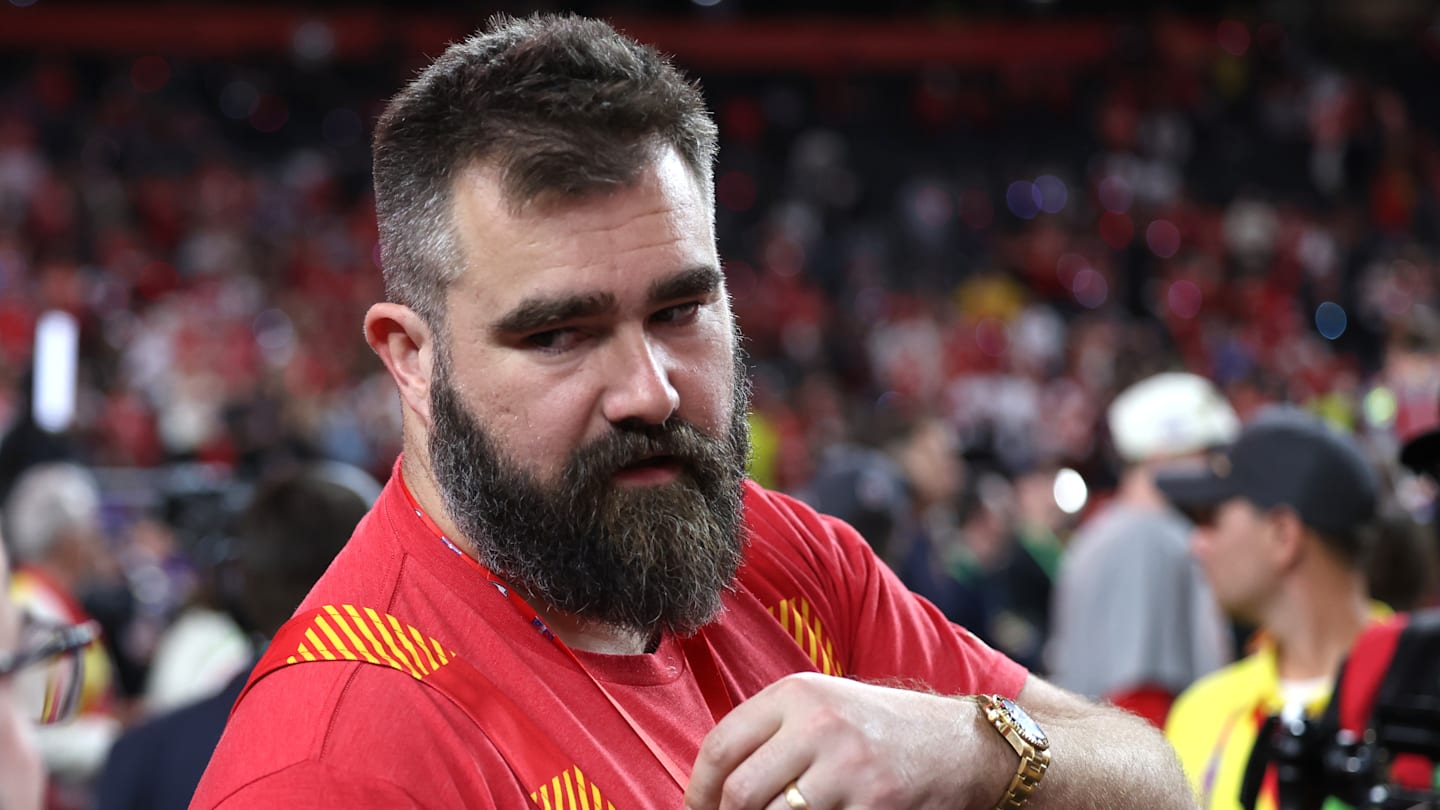 Jason Kelce calls out younger brother Travis over his sideline antics ...