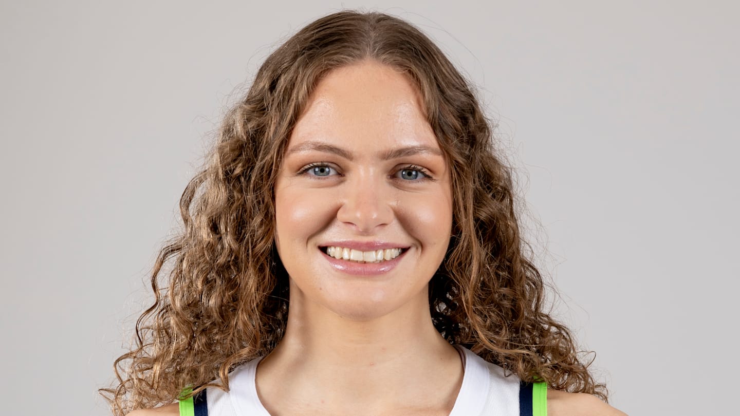 WNBA: Los Angeles Sparks Sign Former Indiana Great, Grace Berger to ...