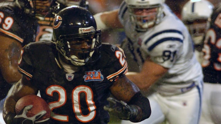 thomas jones bears