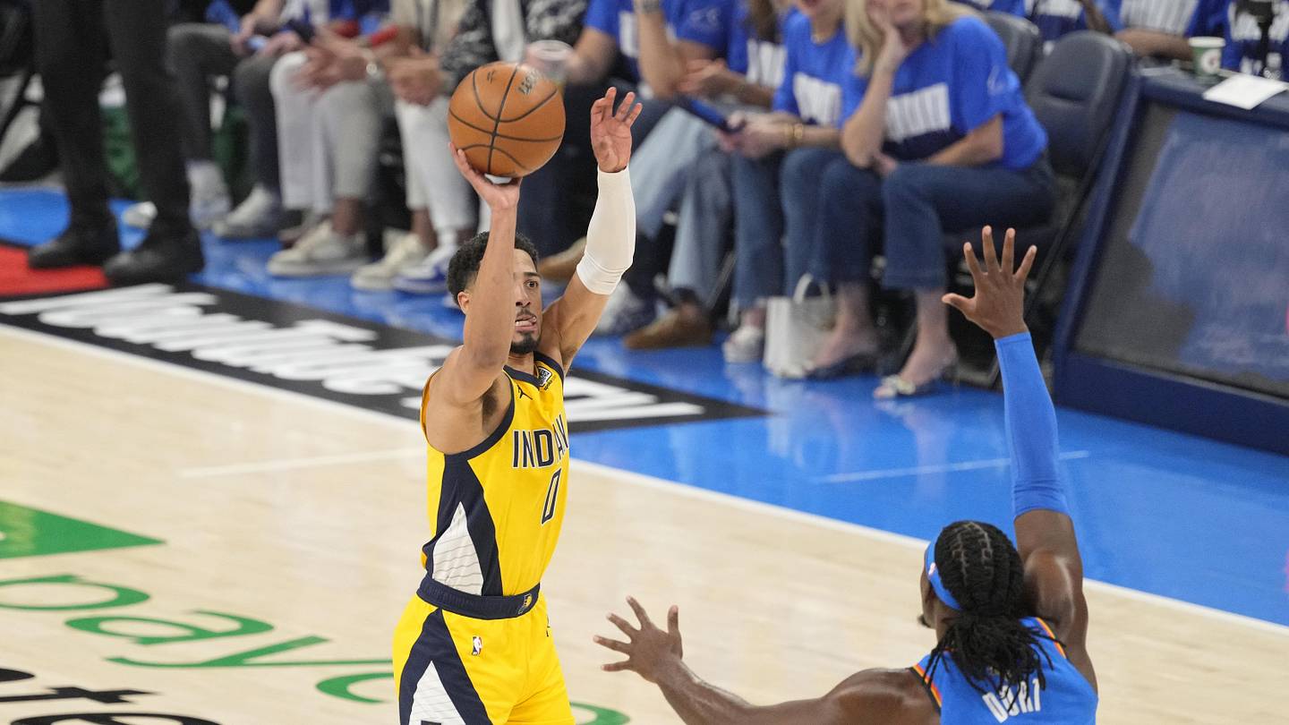 Mike Breen Surprised Everyone With a Make-Up ‘Bang’ in Game 2 of the ...
