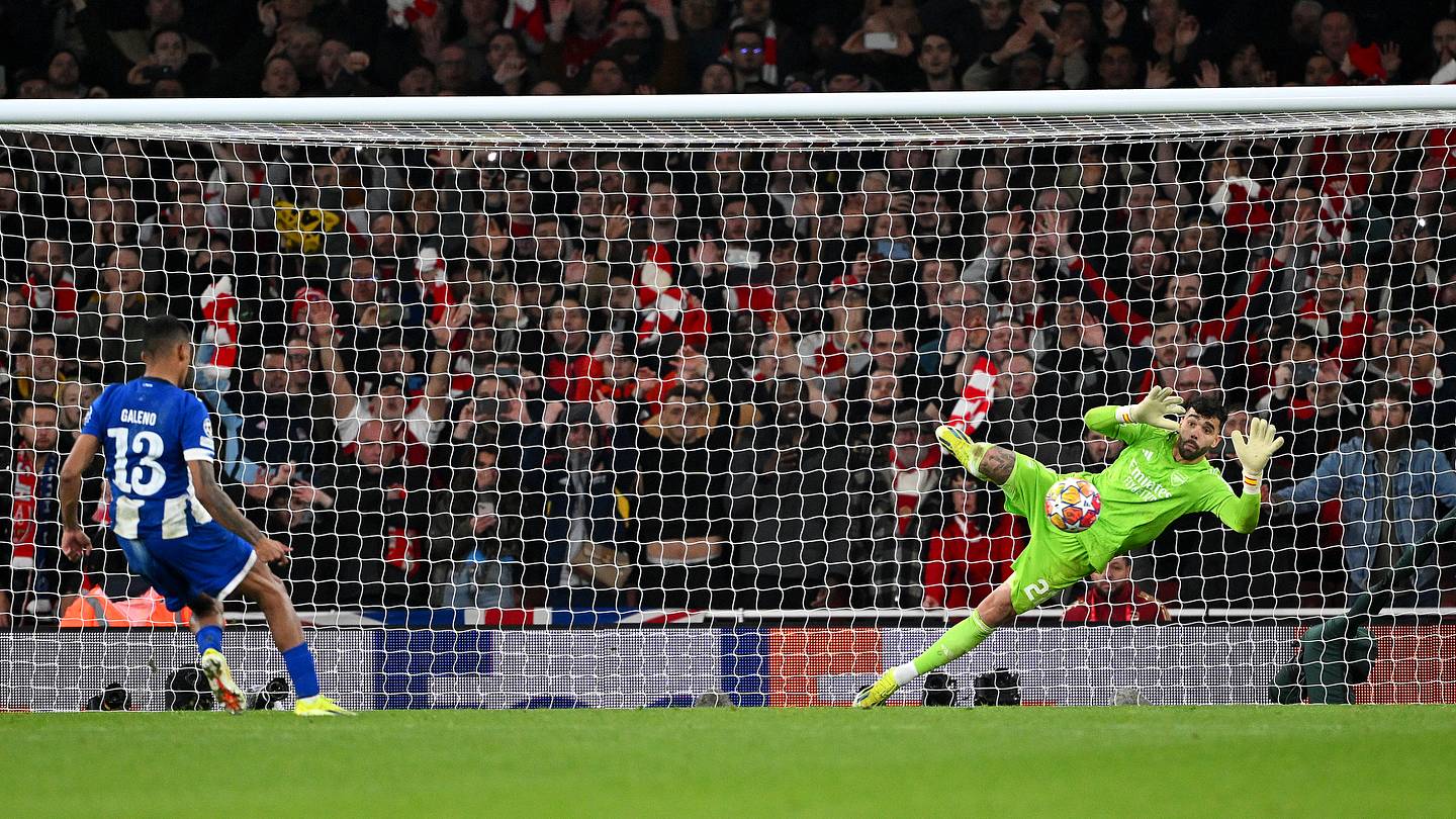 X reacts as Arsenal sneak past Porto with penalty shoot-out victory