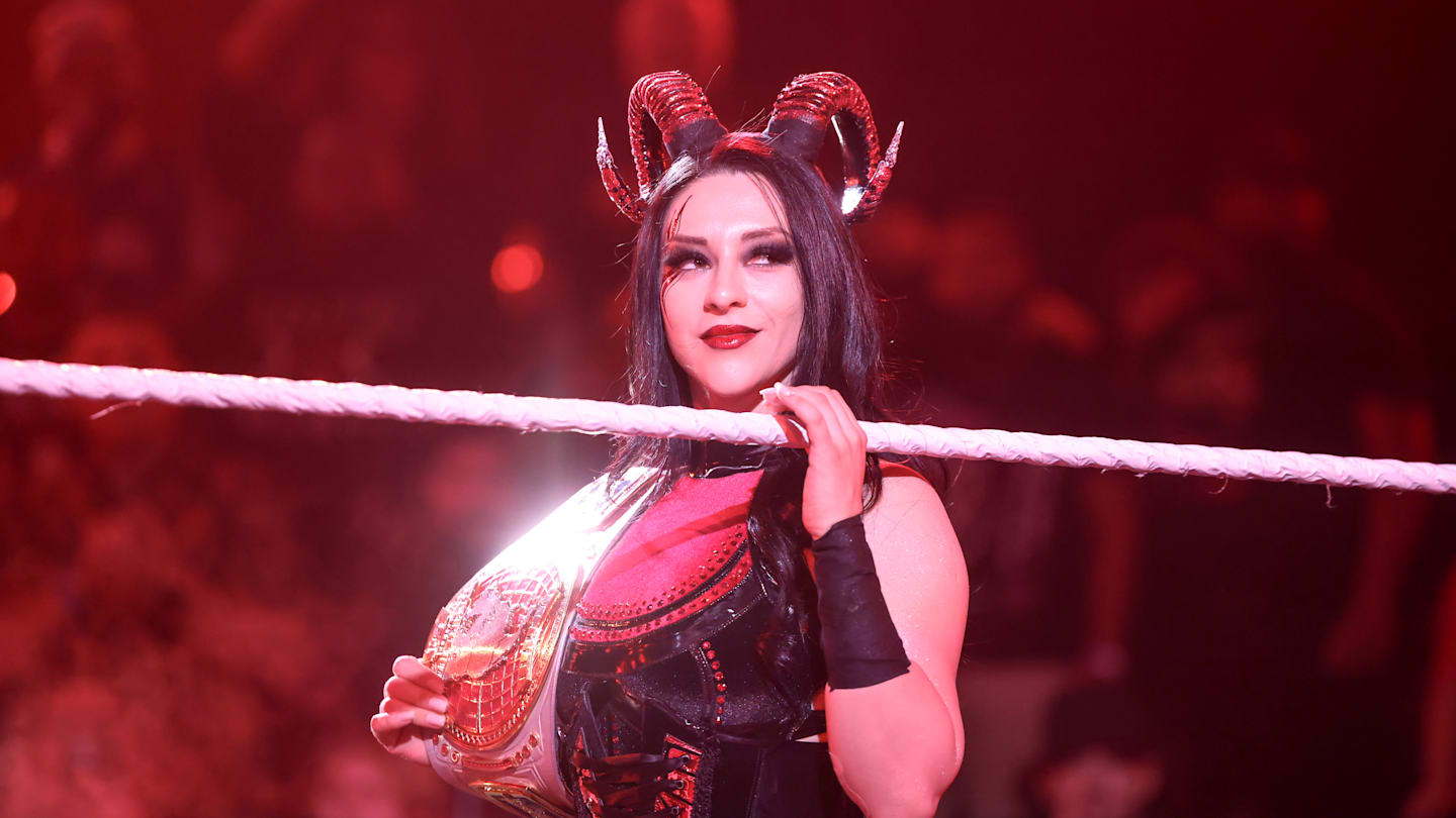 Stephanie Vaquer defeats Giulia to make history at NXT Roadblock