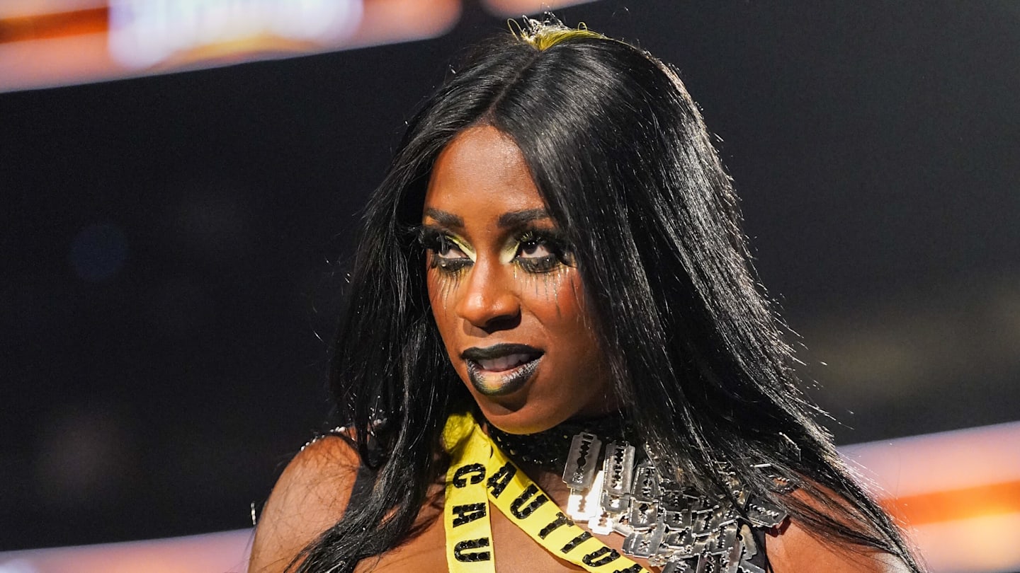 Naomi Threatens Drew McIntyre