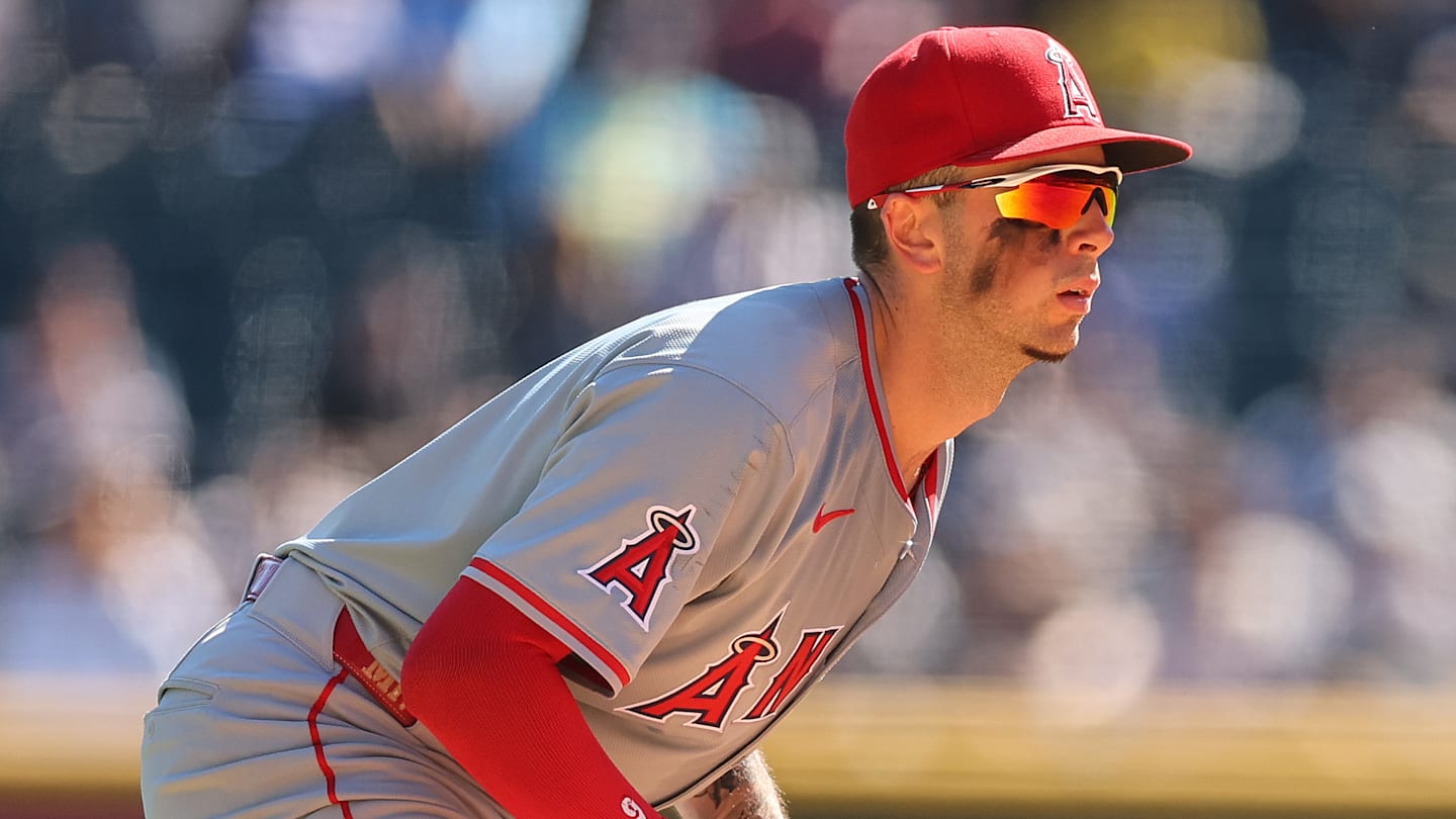 Where does Zach Neto rank amongst the American League shortstops?