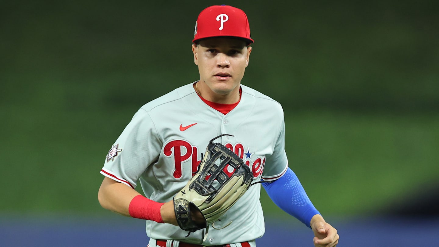 Red-hot Phillies prospect forcing club's hand with Triple-A dominance