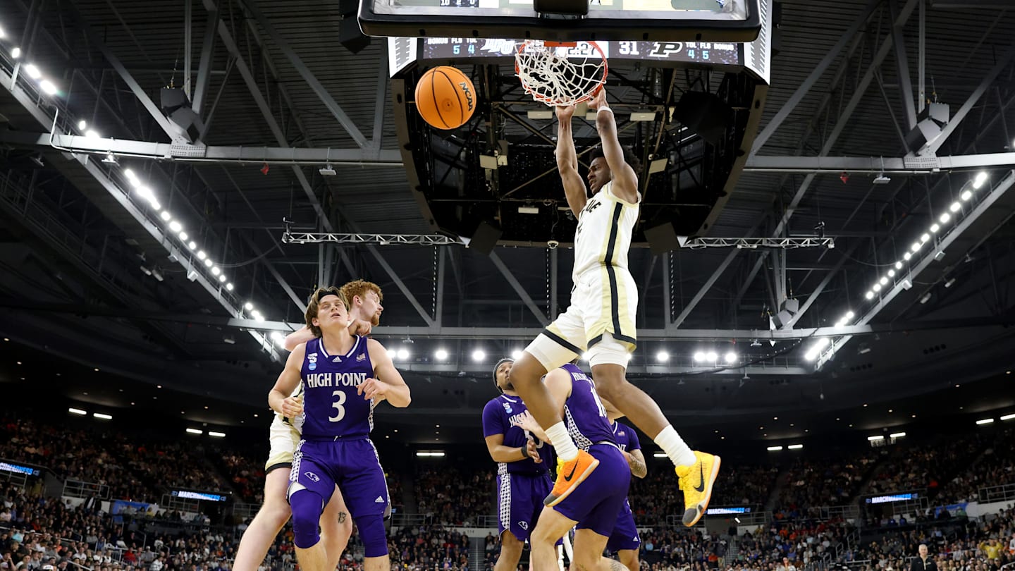 Myles Colvin's putback dunk is March Madness' first must-see moment