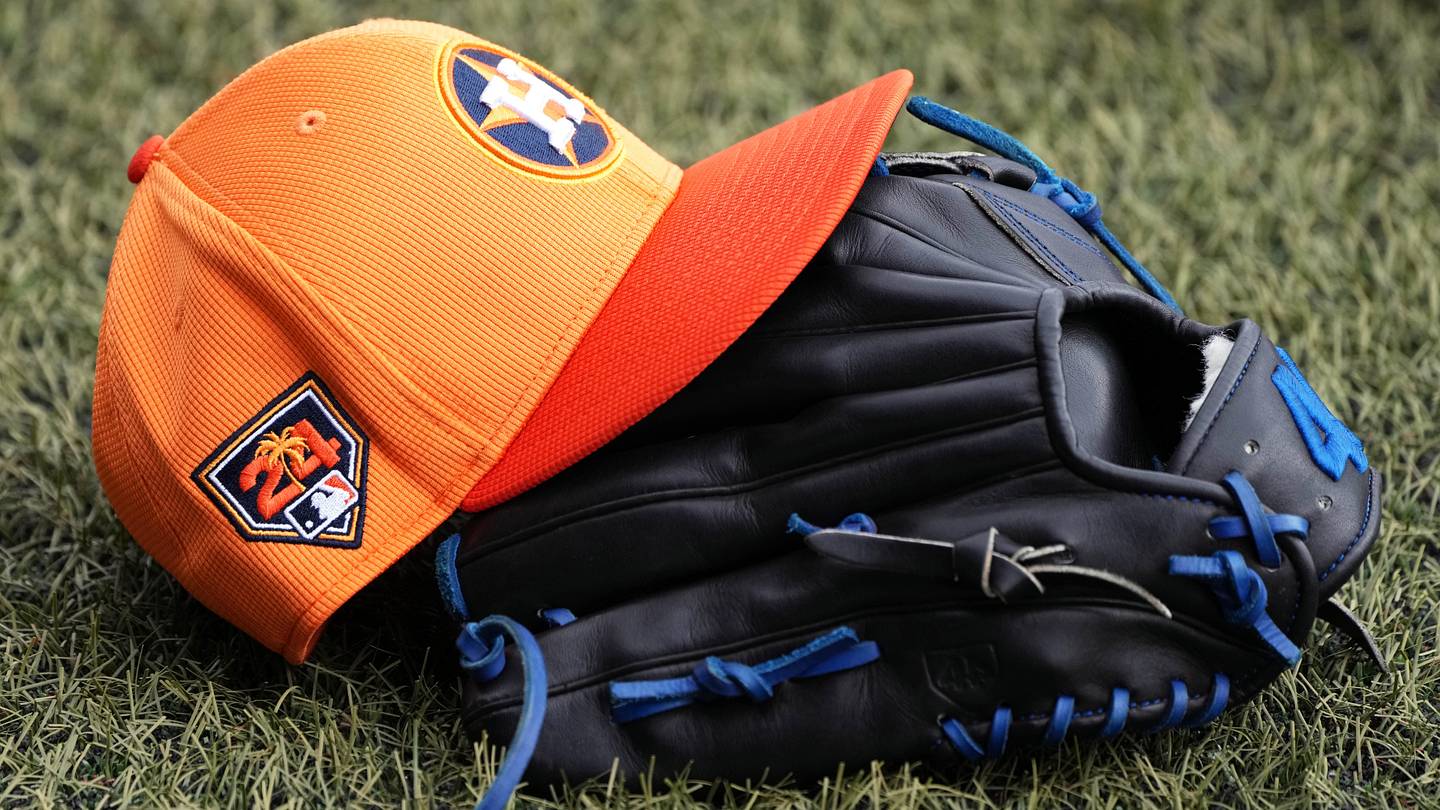 Astros Giving Young Prospect Unusual Opportunity in Spring Training