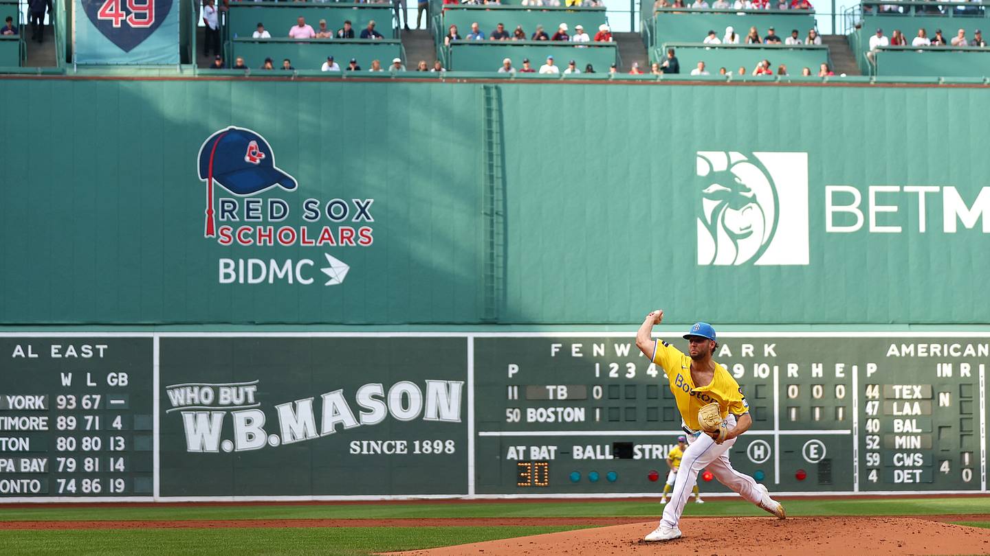 Red Sox gaslight angry mob of Boston fans ahead of time as explosive ...