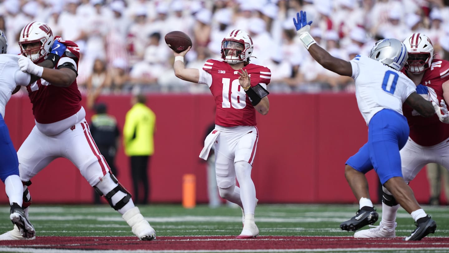 Danny O'Neil comes out firing in first start for Wisconsin Badgers vs ...