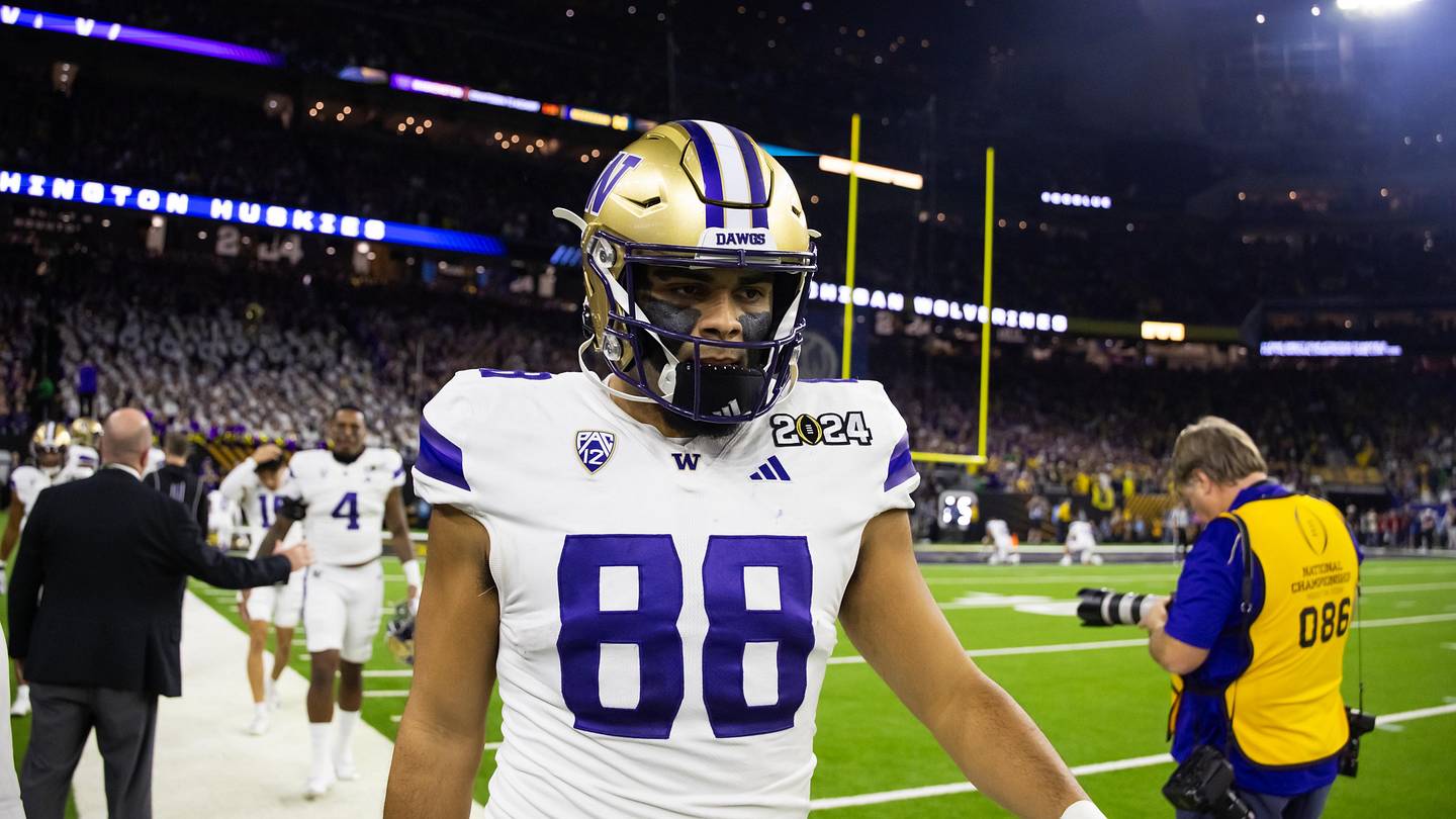 Quentin Moore Never Saw Hit Coming on Bizarre Play That Left Him Injured