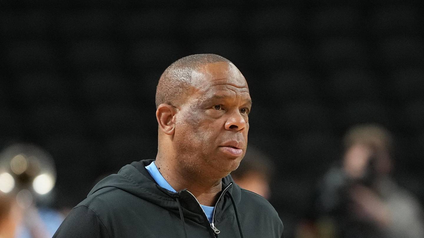 Hubert Davis Unlikely to Return to North Carolina