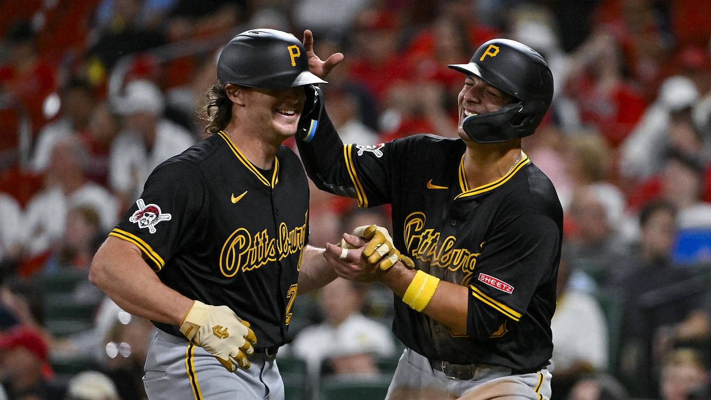 Pirates Defeat Phillies With Walk-Off Home Run