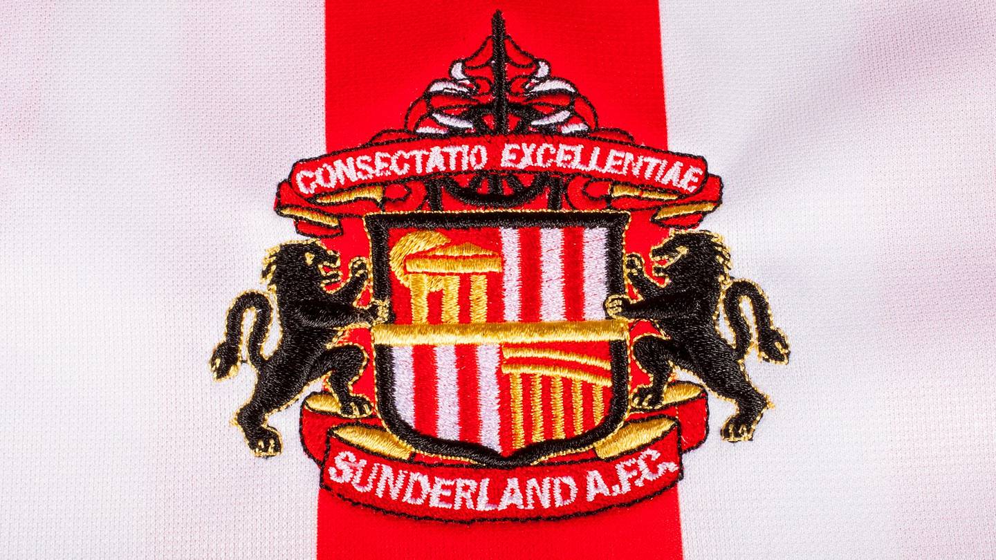 Official Photos: Sunderland Unveils Stunning Retro Home Kit for 2025-26