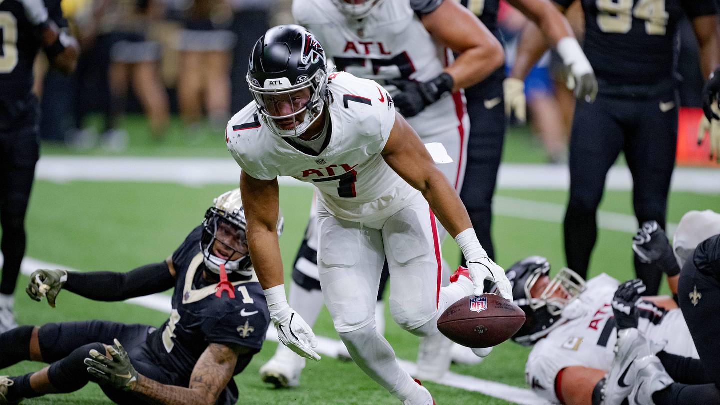 Longhorns in the NFL: Bijan Robinson, Ja'Tavion Sanders Hit Big Milestones